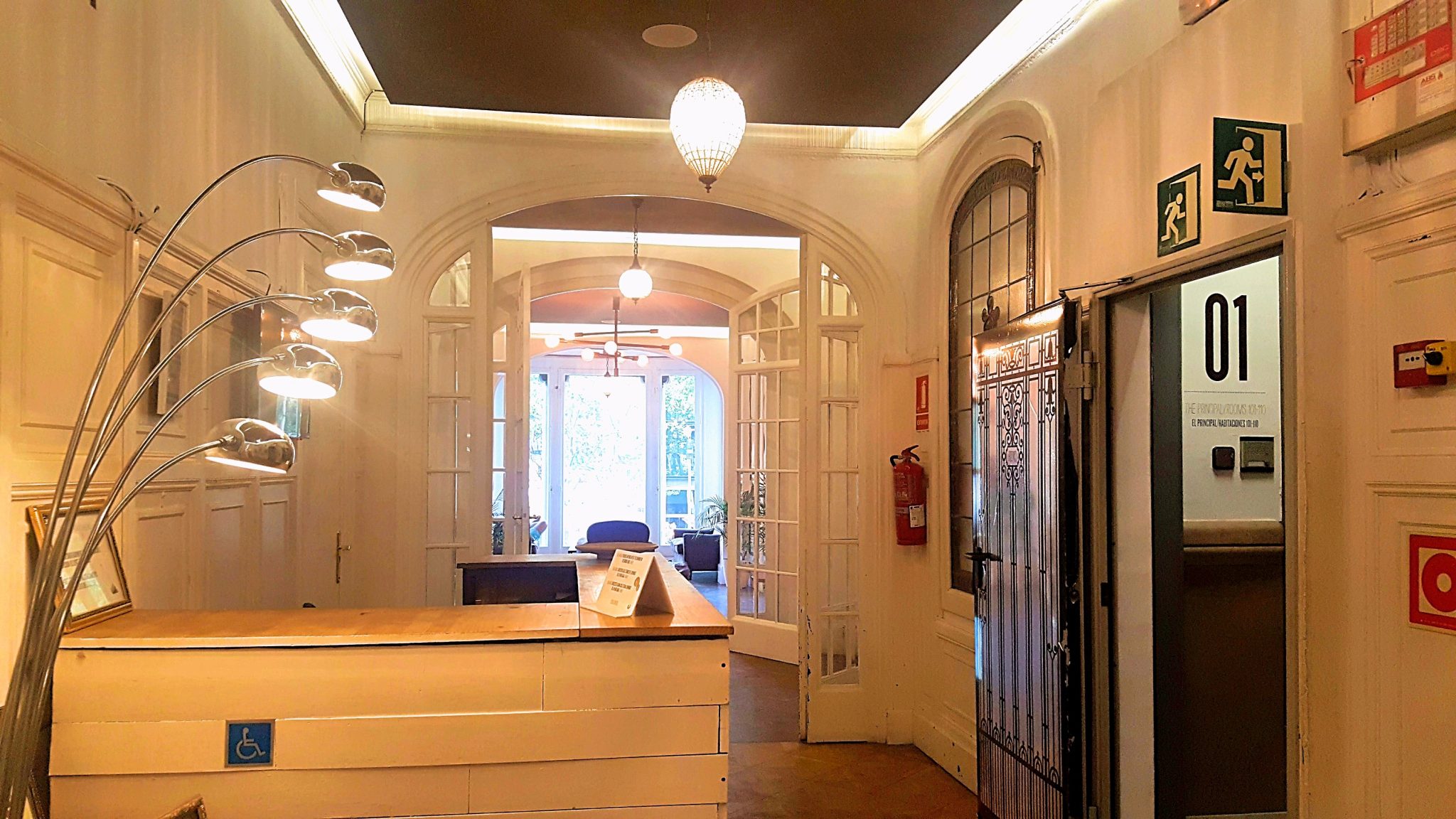 How to find, pick and book the best hostel - Sightseeing Scientist